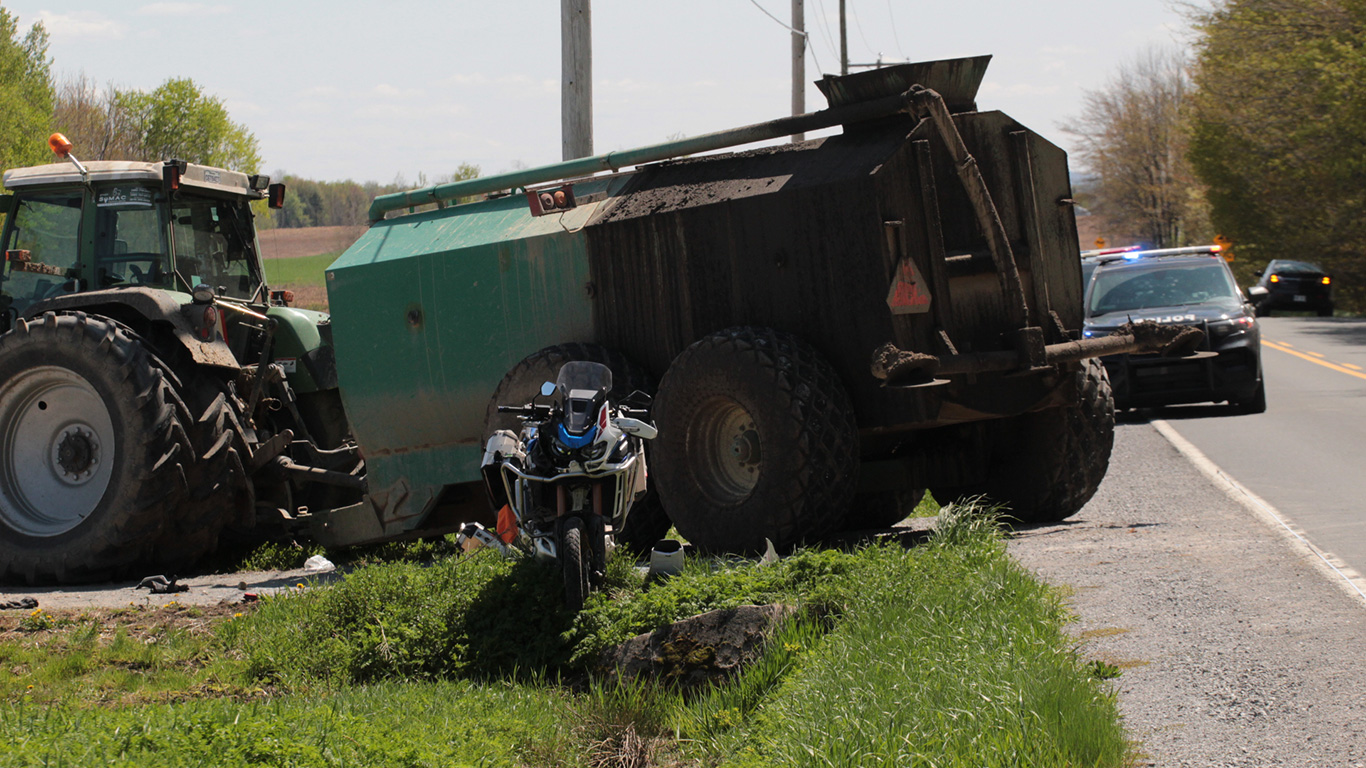 Collision fatale entre un motocycliste et un tracteur - La Terre de ...