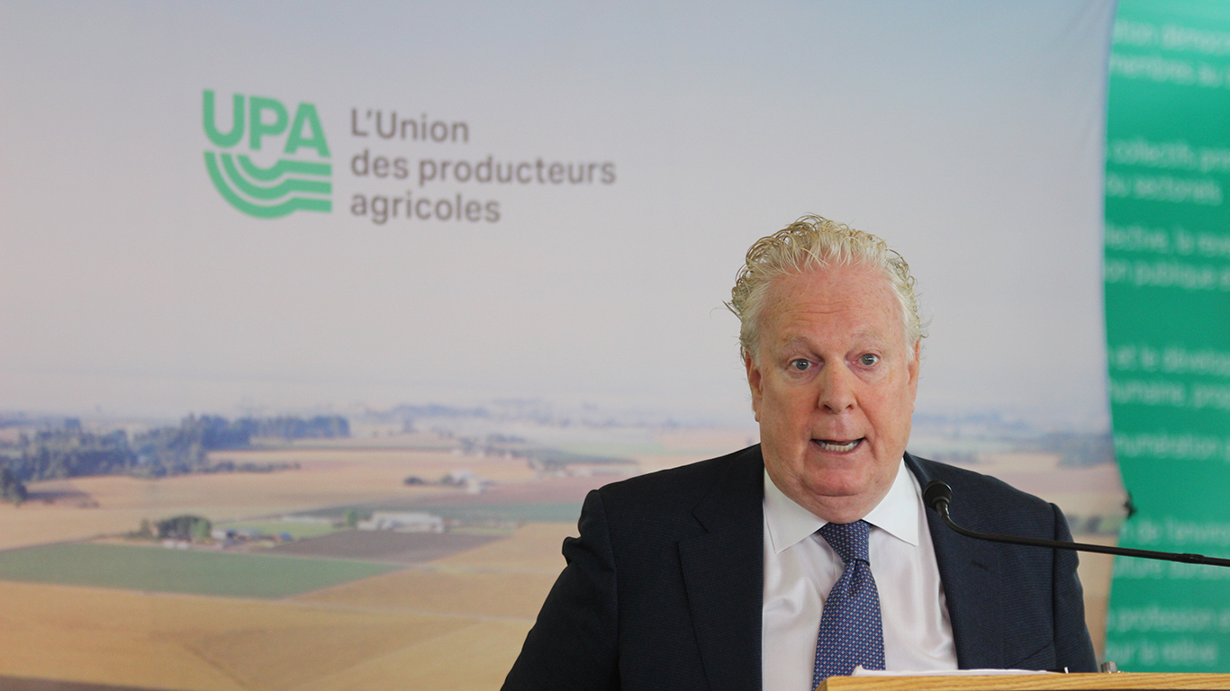 Un accord de libre-échange potentiellement caduc, selon Charest - La ...